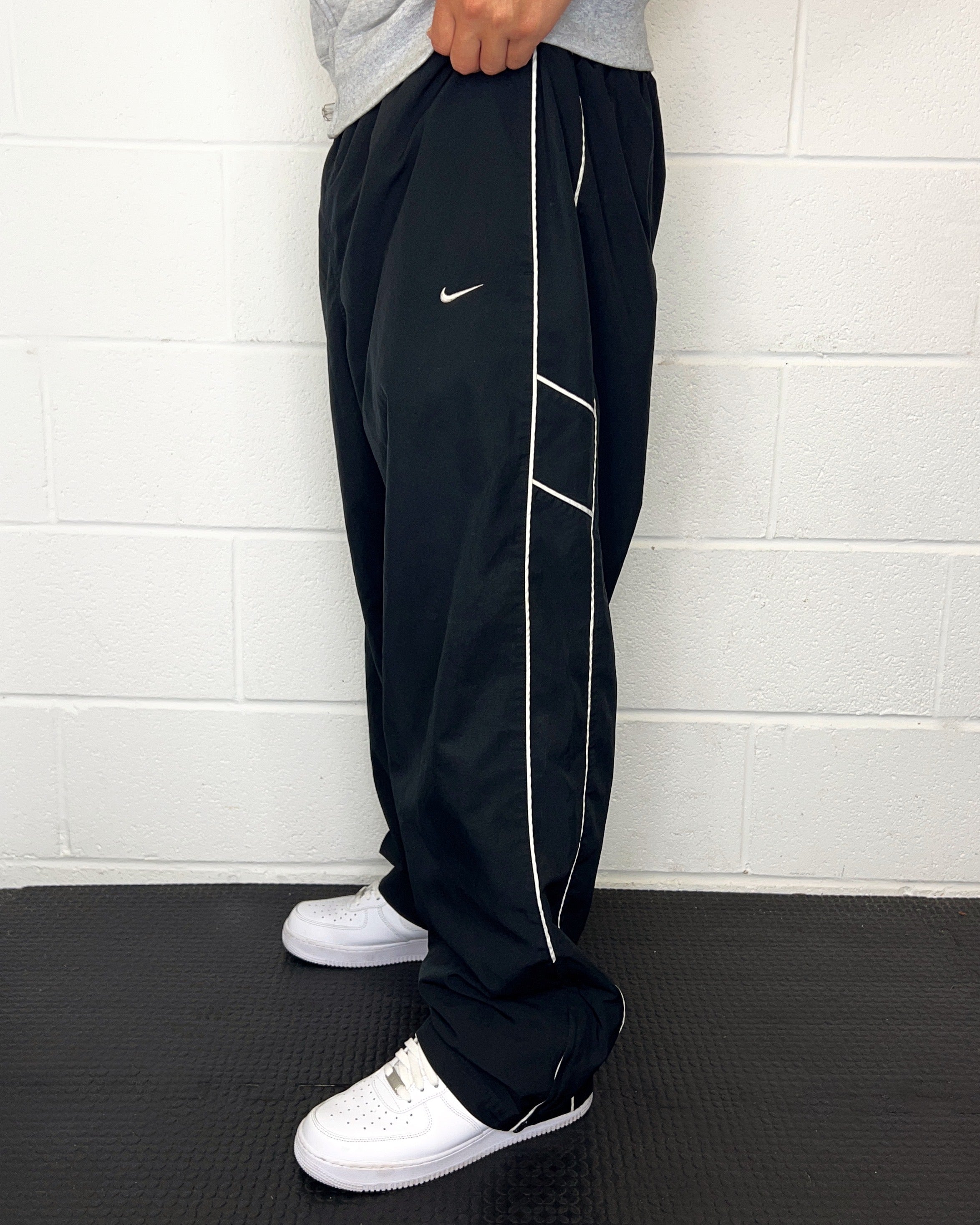 NIKE VINTAGE TRACK PANTS – Grab The Brand